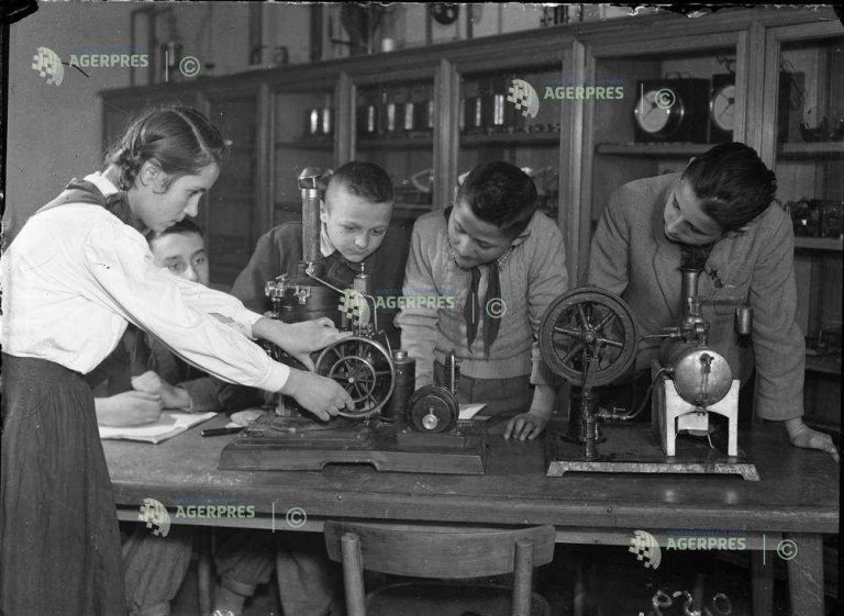 Pionieri - 1948 - MUZEUL AGERPRES